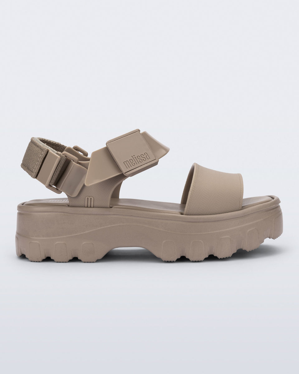 Kick Off Sandal in Beige & Melissa Shoes US
